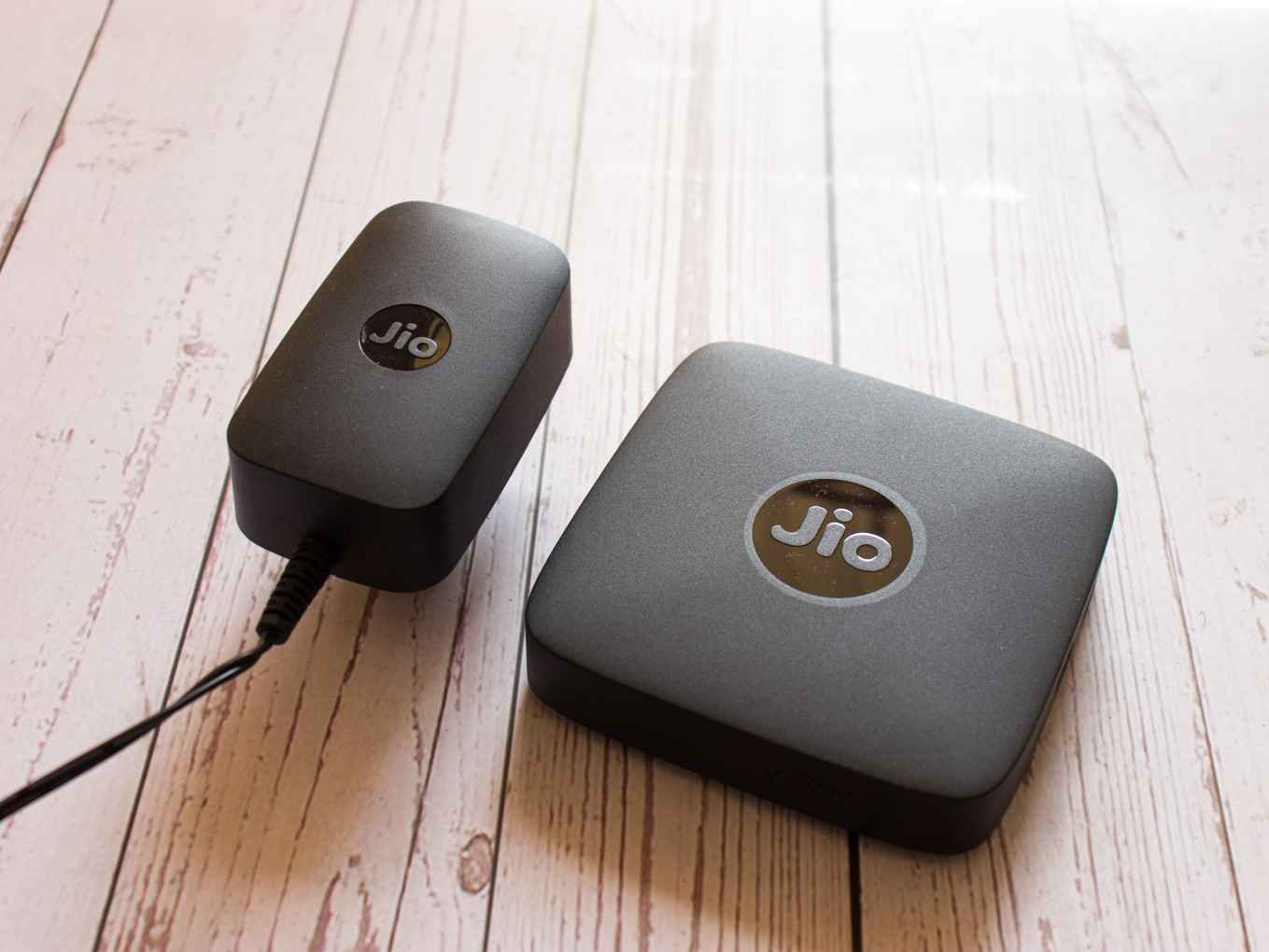 5 Simple Steps: How To Fix Jio Fiber Red Light Blinking Issue ...