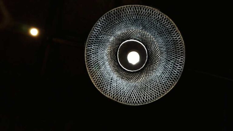 7 Effective Ways To Reduce Glare From Overhead Lights